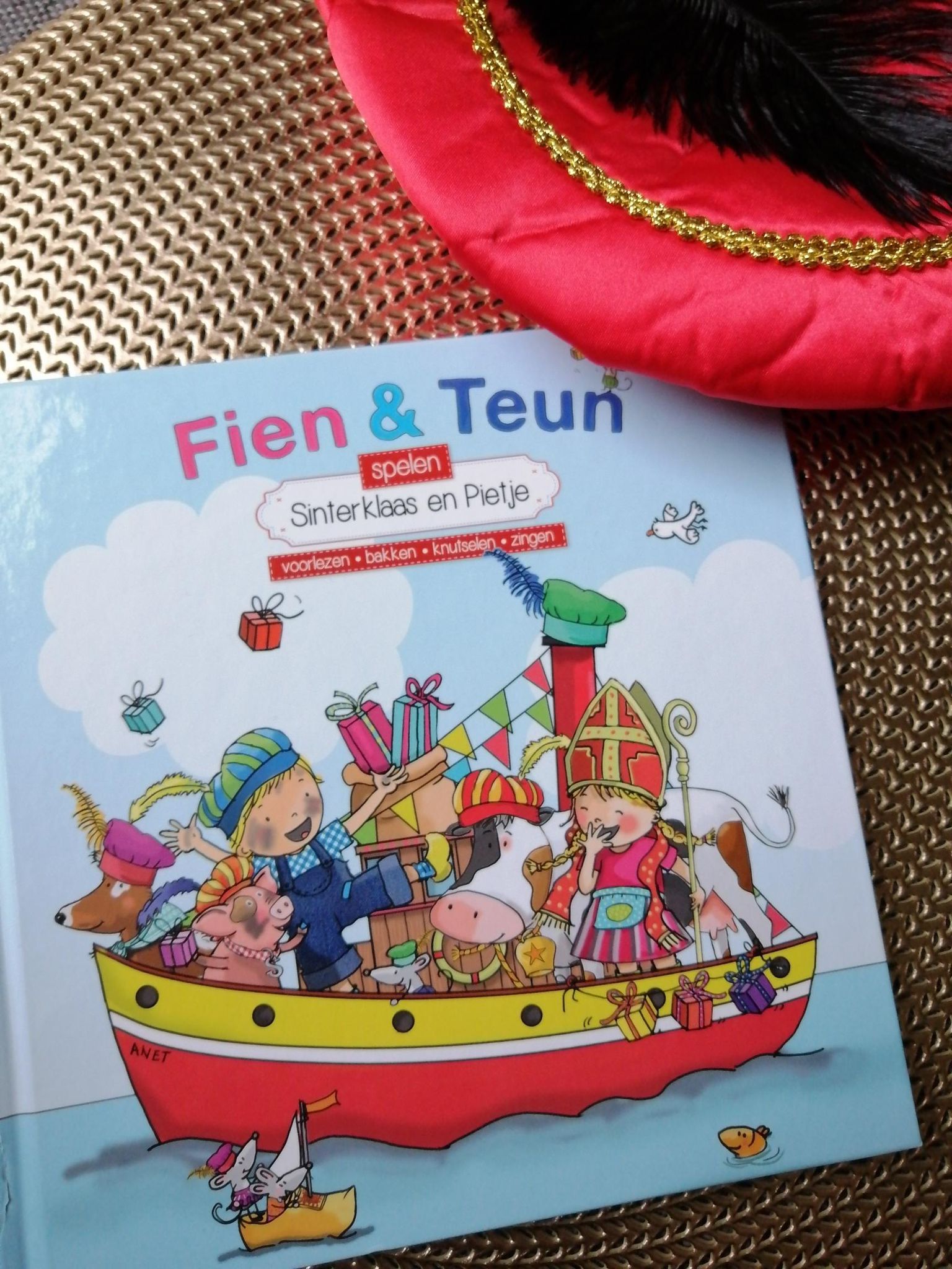 Fien en Teun spelen Sinterklaas en pietje | Verhalen & Recept | StoerLeesVoer