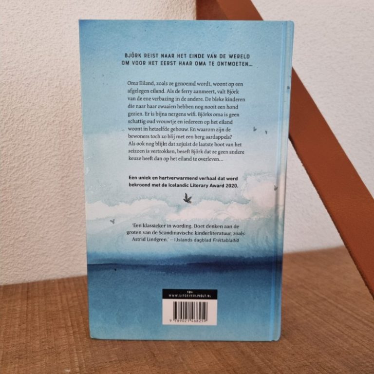 De flat aan het einde van de wereld - Porarinsdottir | Jeugdroman | StoerLeesVoer