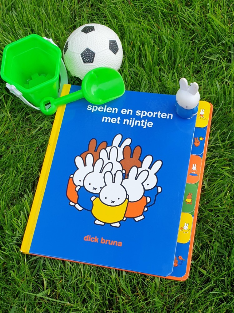 Spelen en sporten met nijntje | Flapjesboek | StoerLeesVoer