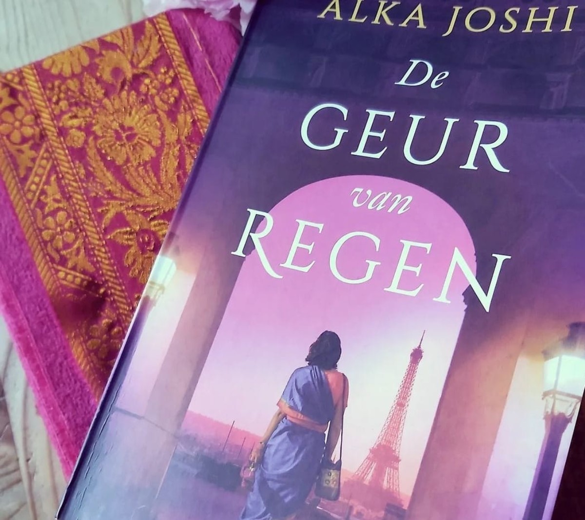 De geur van regen - Alka Joshi | Roman | Deel 3 | StoerLeesVoer