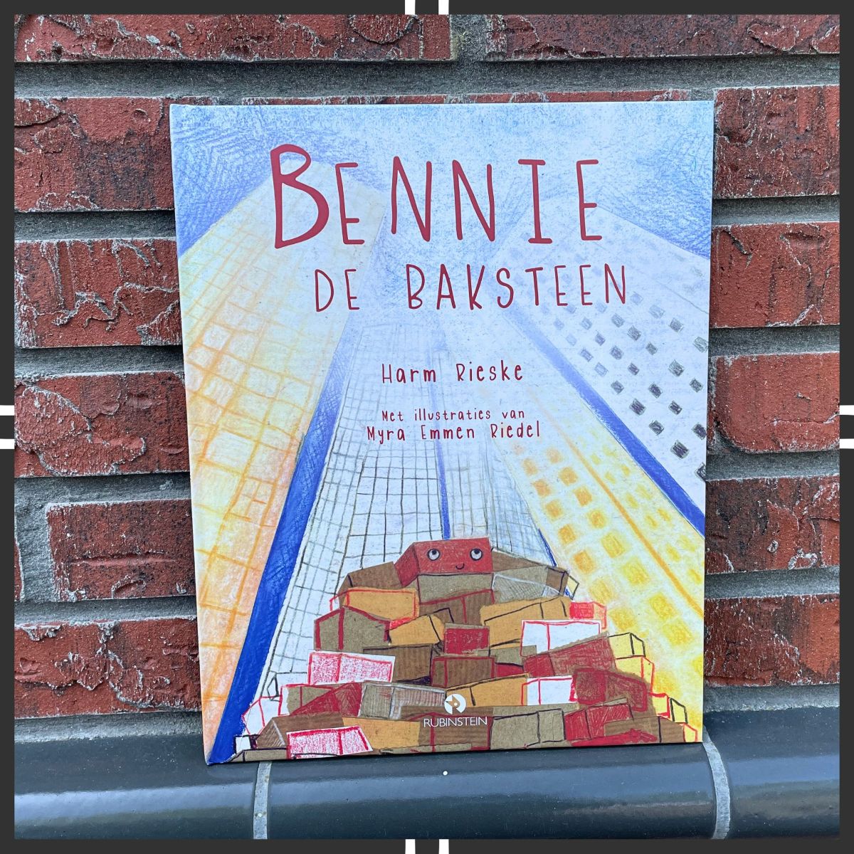 Bennie de Baksteen - Harm Rieske | Prentenboek | StoerLeesVoer