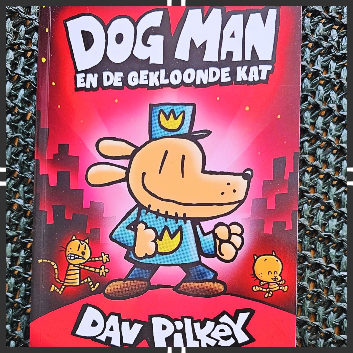 Dog Man en de gekloonde kat - Dav Pilkey | StoerLeesVoer